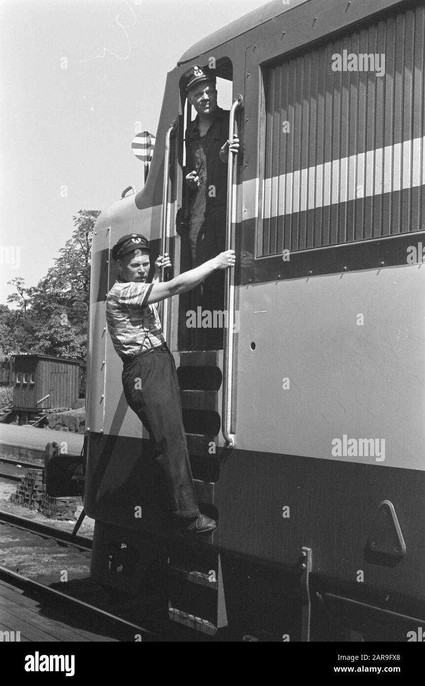 Finland Russian train at Helsinki station Date: 5 July 1967 Location ...