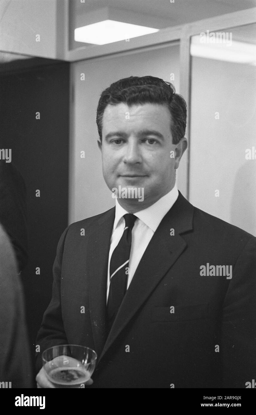 Acting private secretary of Prince Bernhard, mr. H. Fock Date: September 10, 1962 Keywords ...