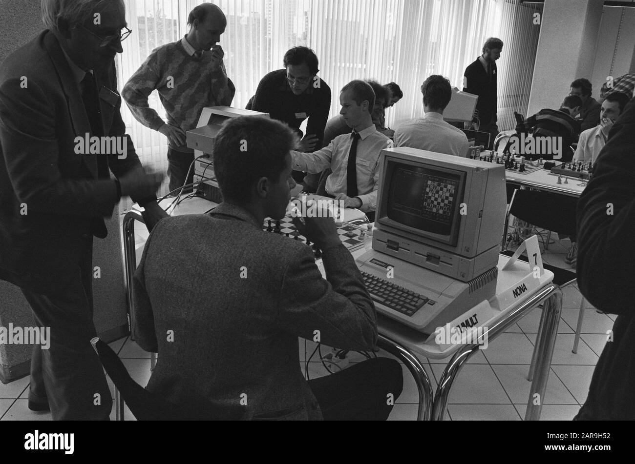 World chess championship 1985 hi-res stock photography and images - Alamy