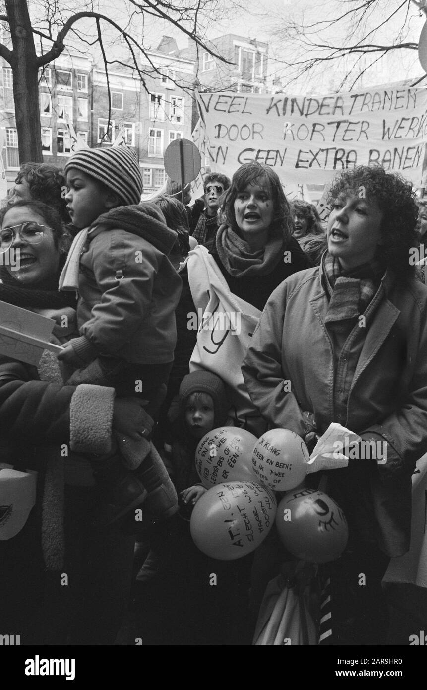 Workers and parents from childcare demonstrating at City Hall Date: 29 ...