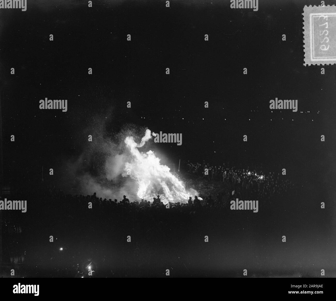 Christmas tree burning in Amsterdam Noord Date: January 4, 1954 ...