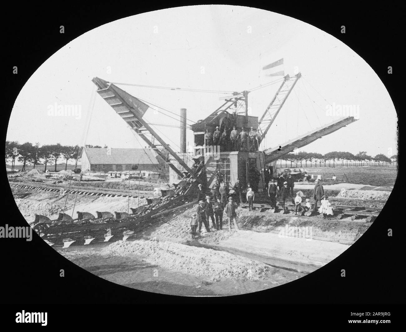 inpoldering, dredging machines Date: undated Keywords: dredging ...