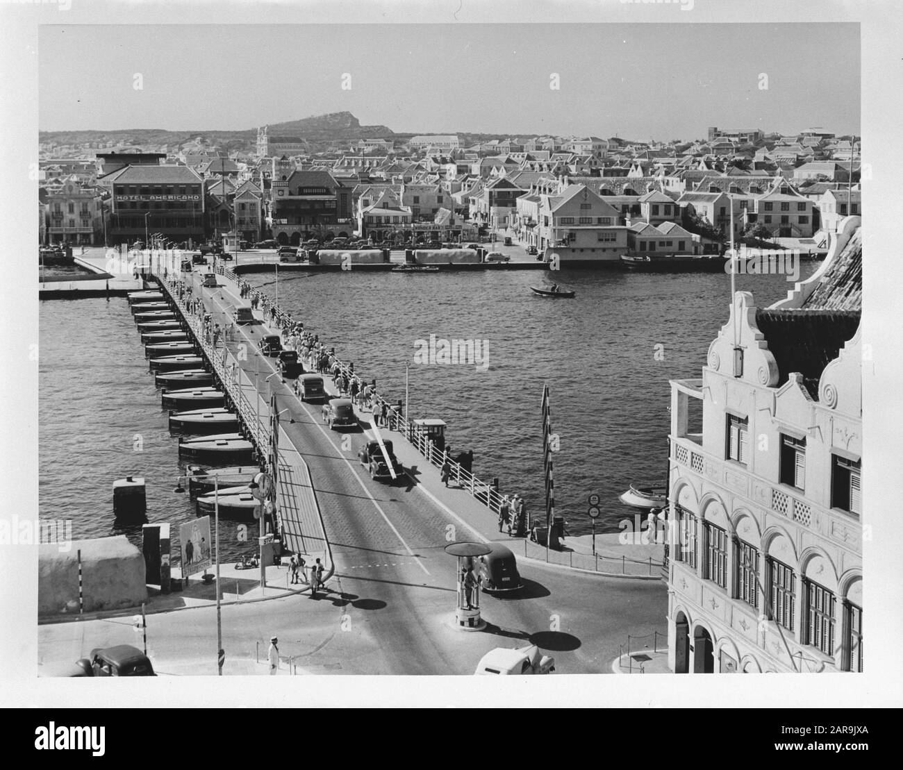 Wi [West Indies]/Anefo London series Willemstad (Curaçao). Emma bridge ...