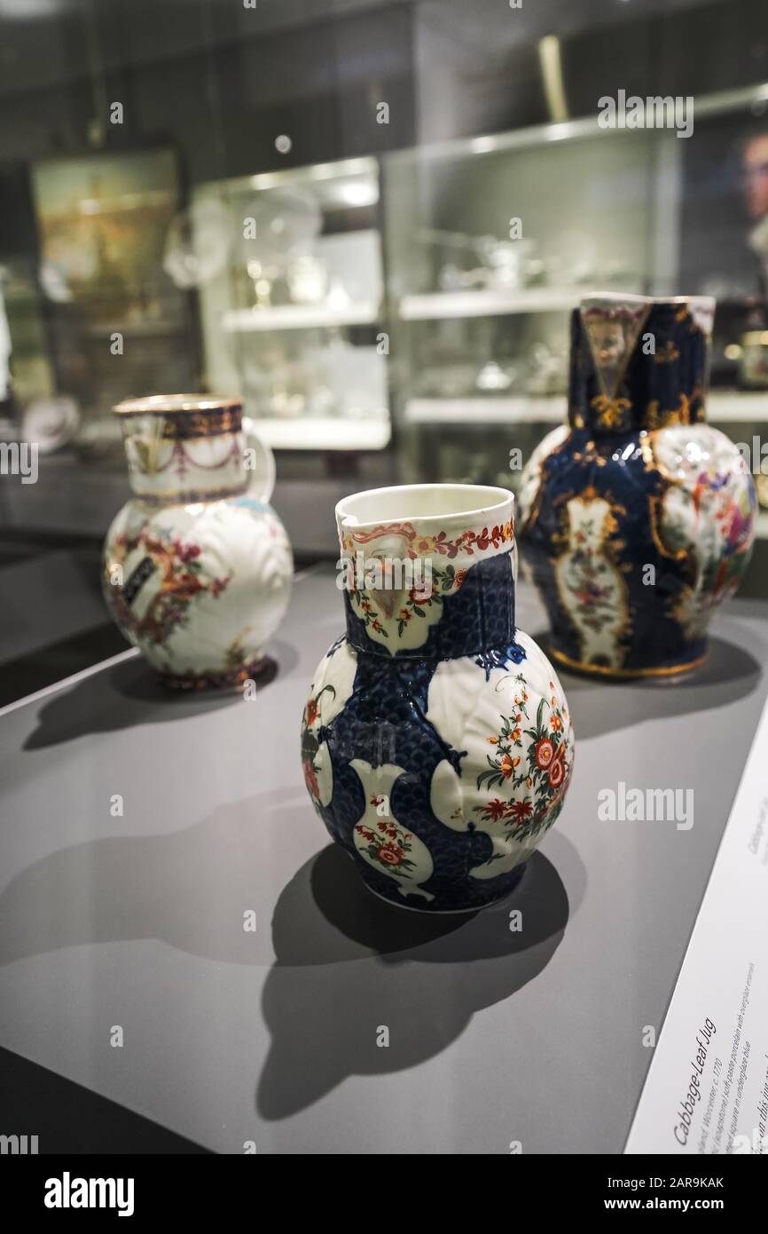 Kakiemon Style A Pair Of Chinese Dutch Decorated Kakiemon Style