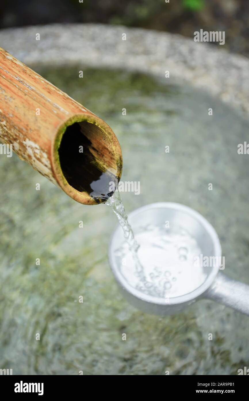 Clear water drops in Kiyomizu-dera Temple, Kyoto, Japan Stock Photo - Alamy