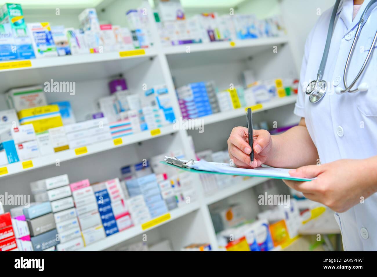 Medical prescription paper hi-res stock photography and images - Alamy