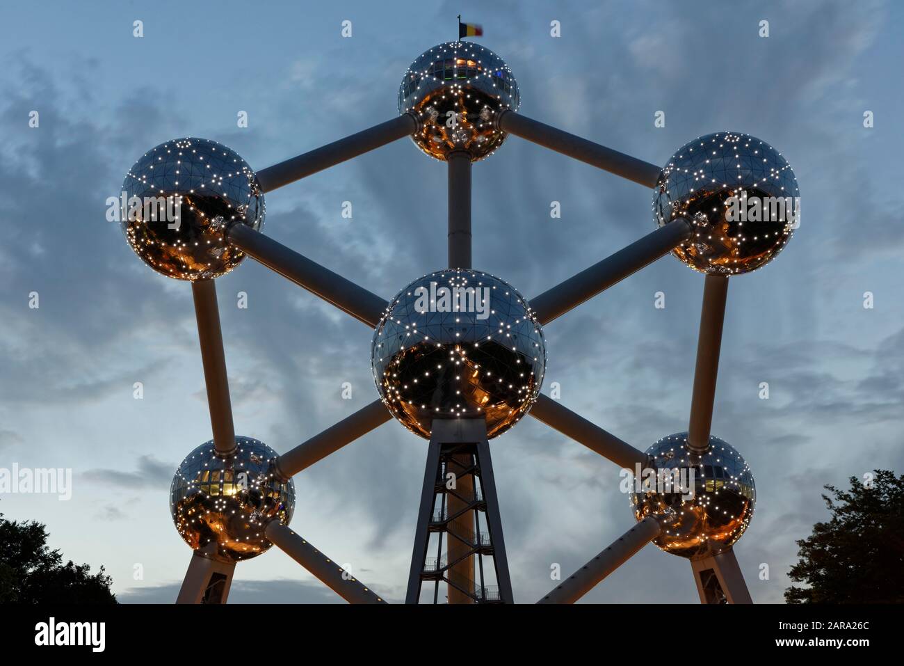Illuminated Atomium, dusk, Brussels, Flanders, Belgium Stock Photo - Alamy