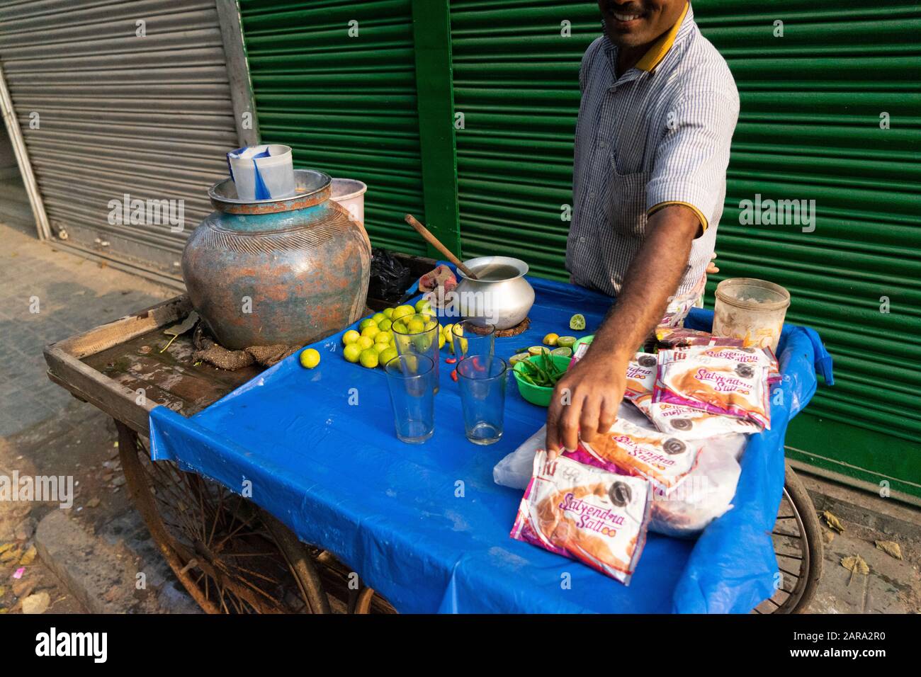 Cold drink cart india hi-res stock photography and images - Alamy
