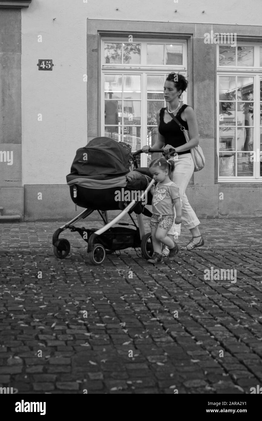 Black woman with pram hi-res stock photography and images - Alamy