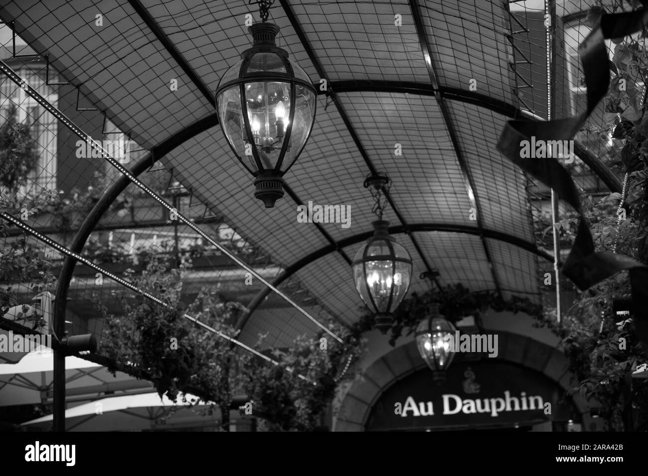Brasserie Au Dauphin, Restaurant ceiling old lights, Strasbourg, Alsace ...