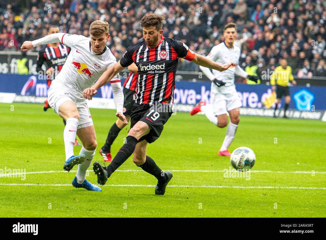 Timo WERNER (left, L) versus David ABRAHAM (F), action, duels, football ...
