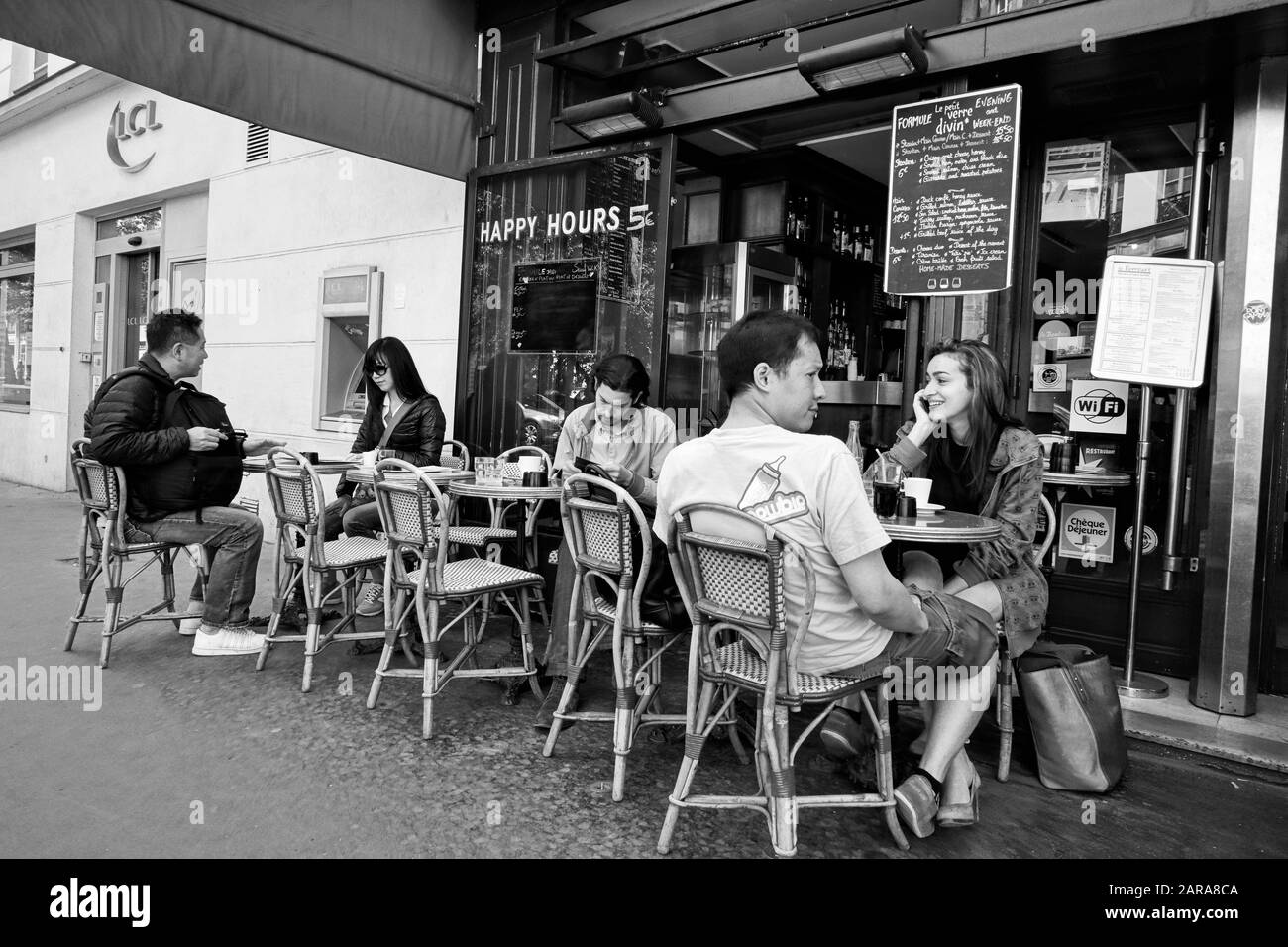 Men sitting cafe paris hi-res stock photography and images - Alamy