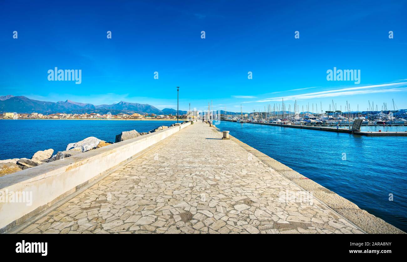 Tuscany port hi-res stock photography and images - Alamy