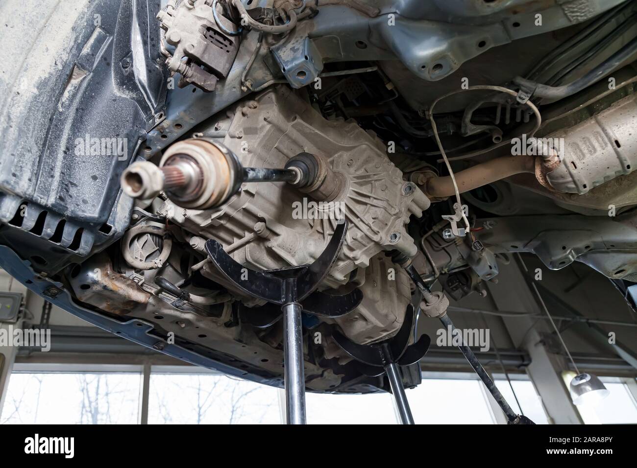 Crane car engine block hi-res stock photography and images - Alamy