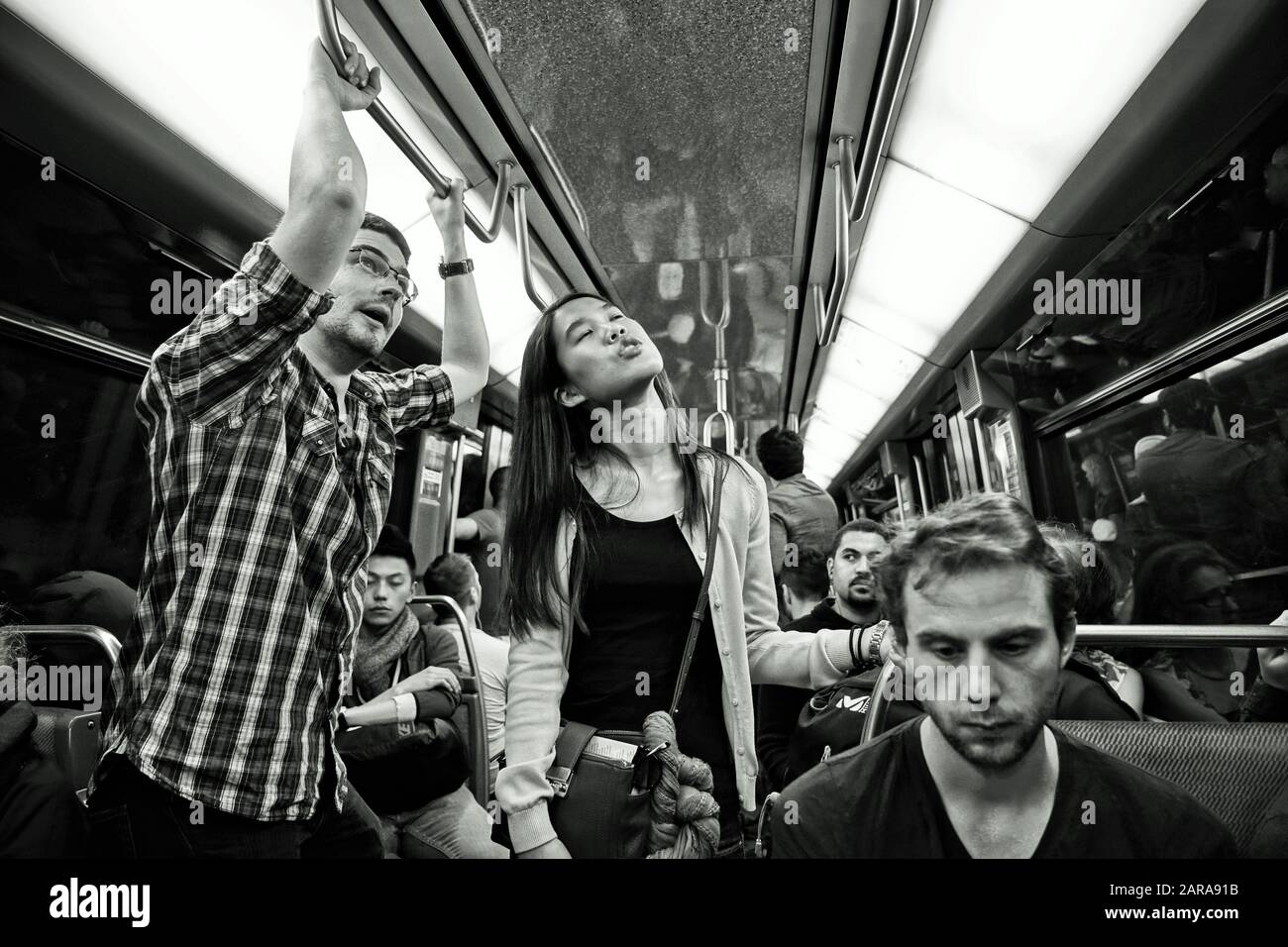 Singing to crowd hi-res stock photography and images - Alamy