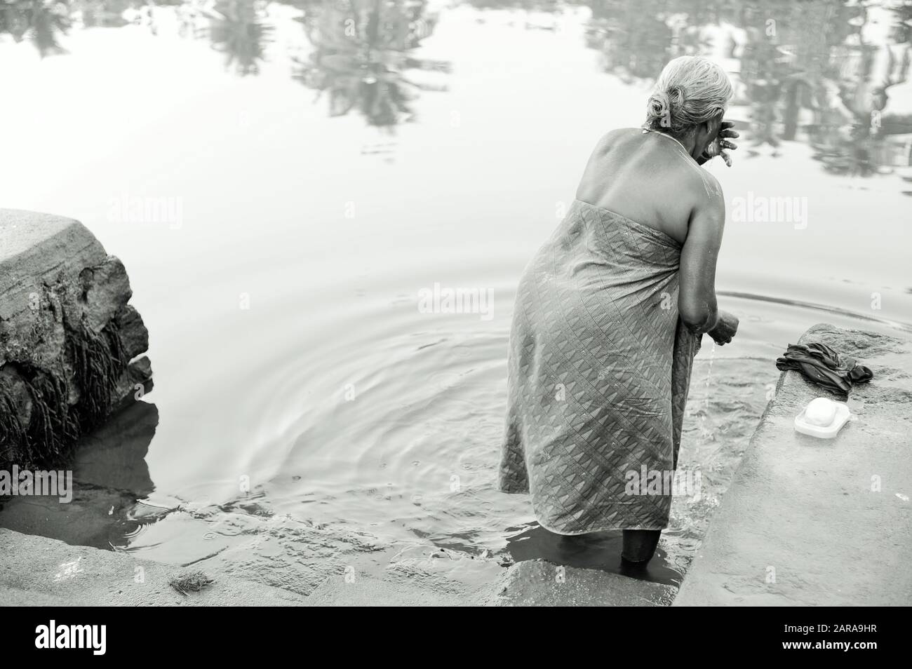 Kerala Women Bathing In Pond