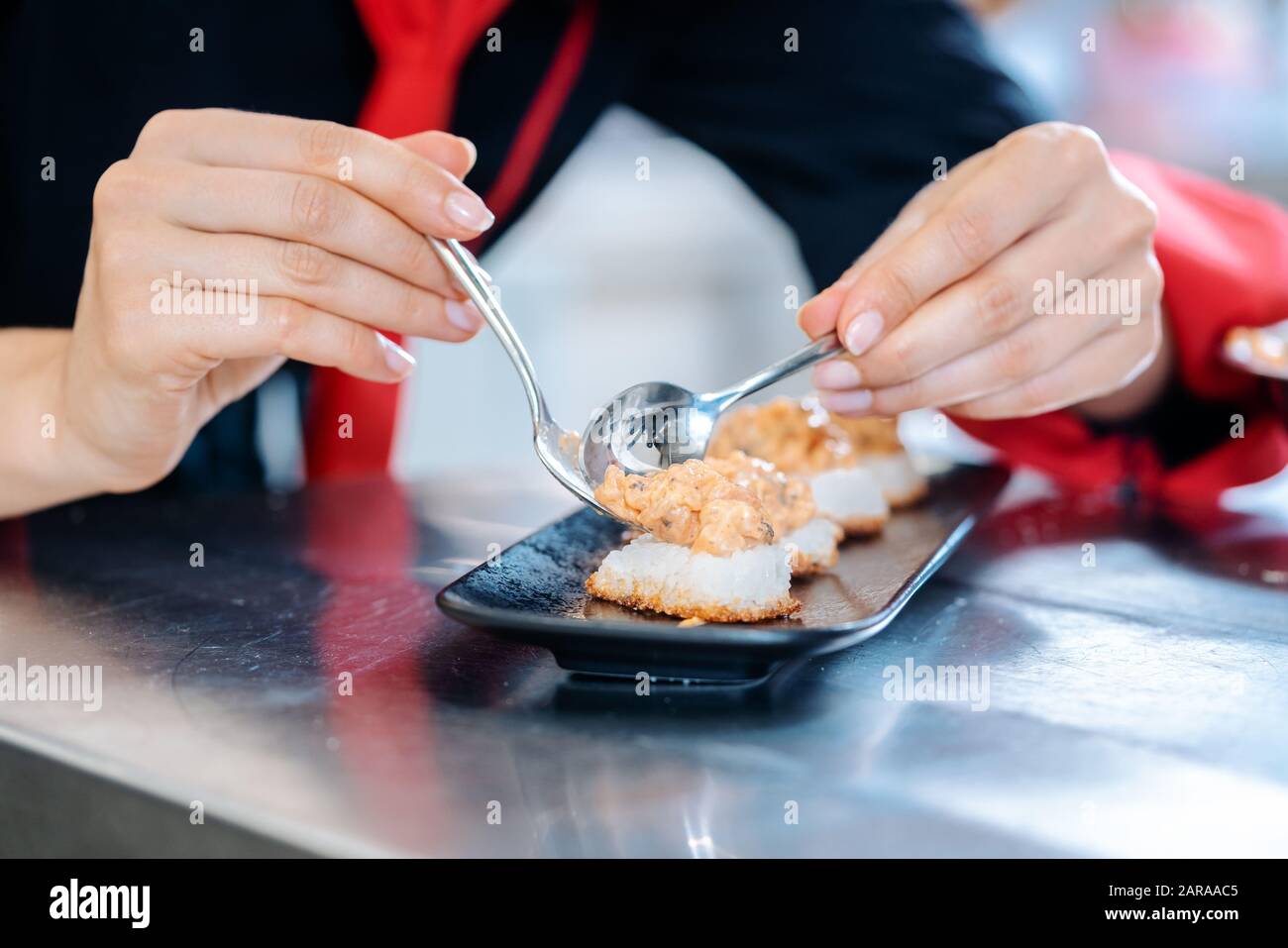 Chef plating food hi-res stock photography and images - Alamy