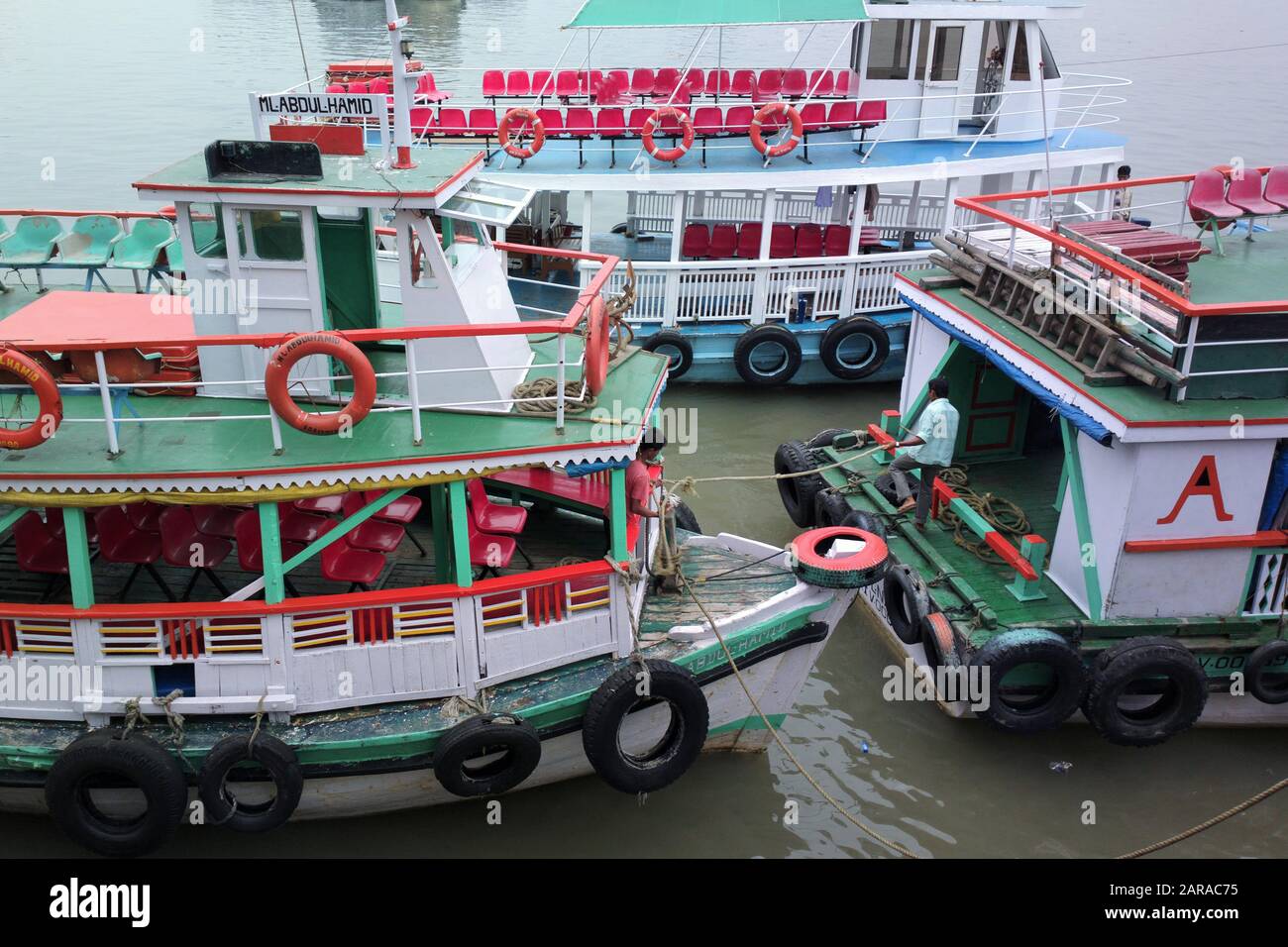 Boats, Gateway of India, Apollo Bunder, Mumbai, Maharashtra, India ...