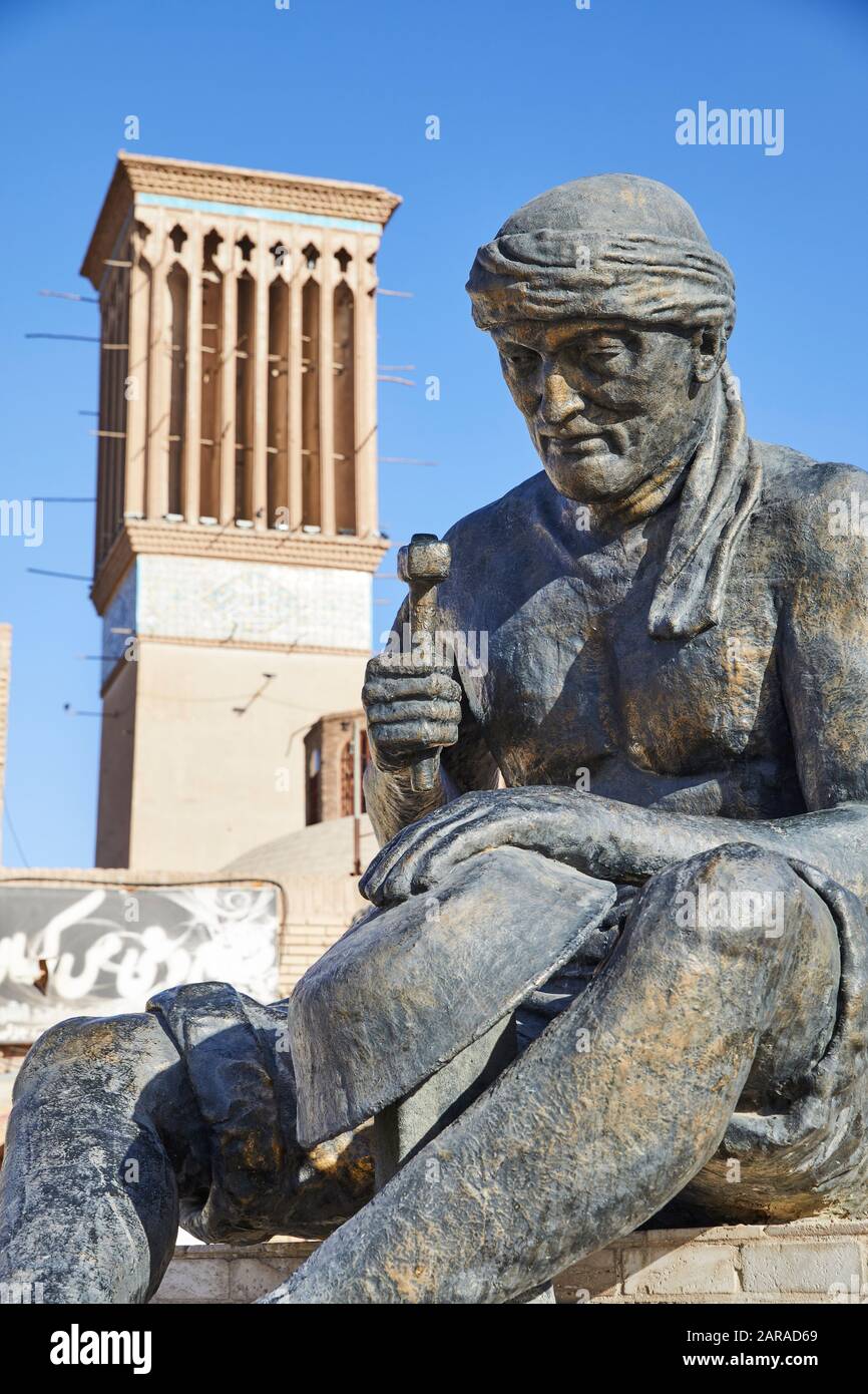 Kerman, Iran. 01st Dec, 2017. The sculpture of a craftsman at Ganj Ali ...