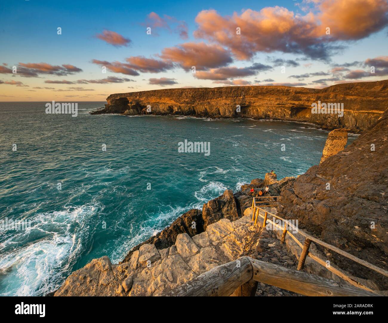 Top view path along cliffs hi-res stock photography and images - Alamy