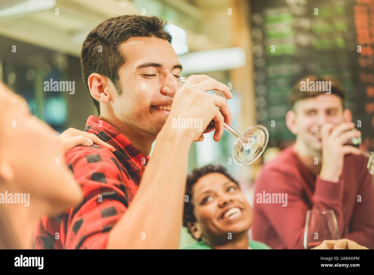 Students drinking alcohol hi-res stock photography and images - Alamy