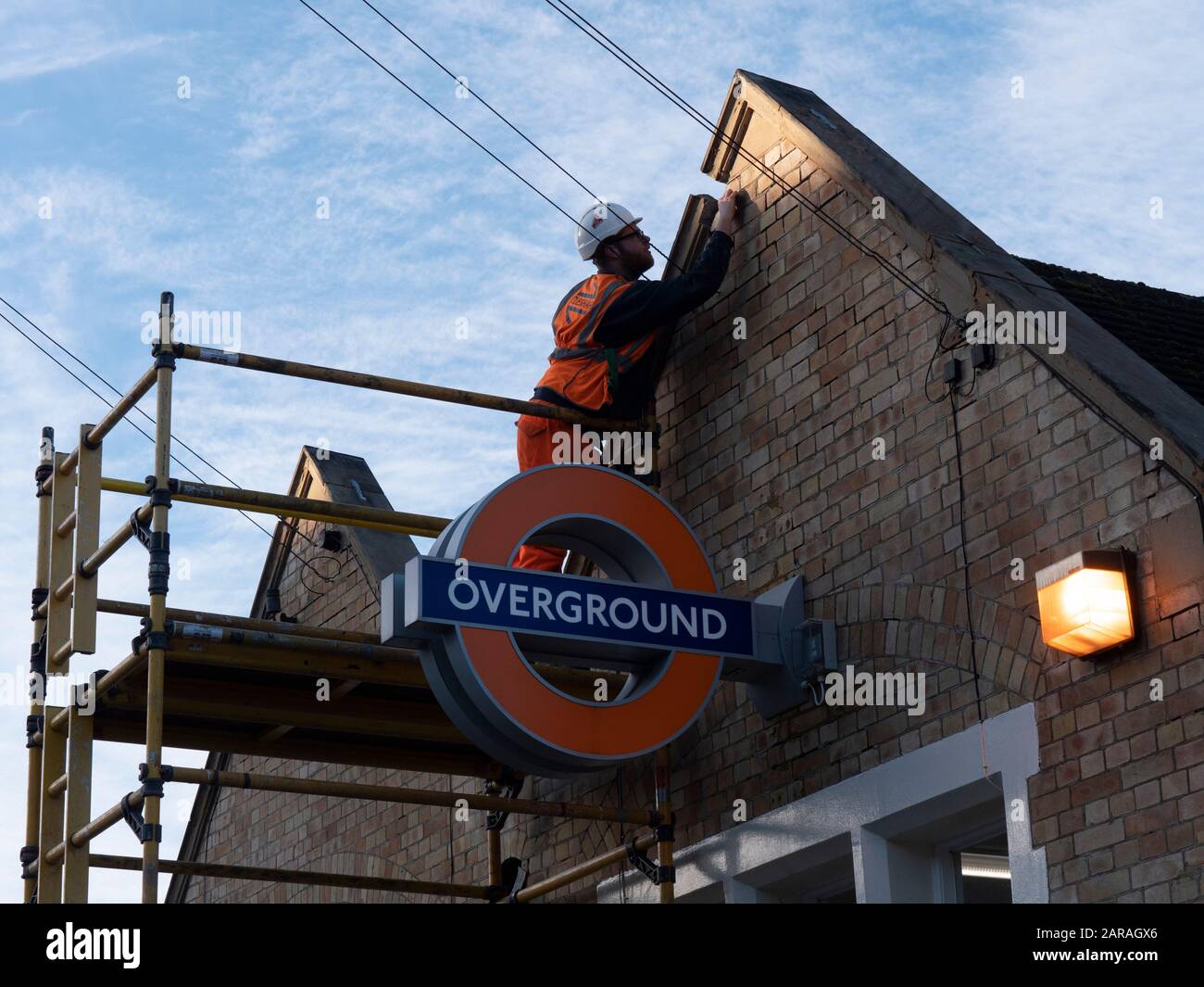 Overground station sign hi-res stock photography and images - Alamy