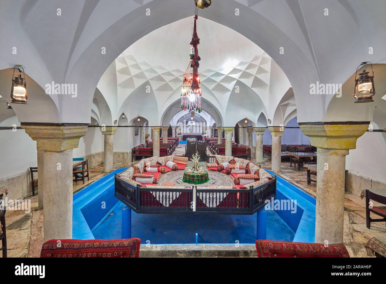 The Wakil tea house in the bazaar of the same name in the city of ...