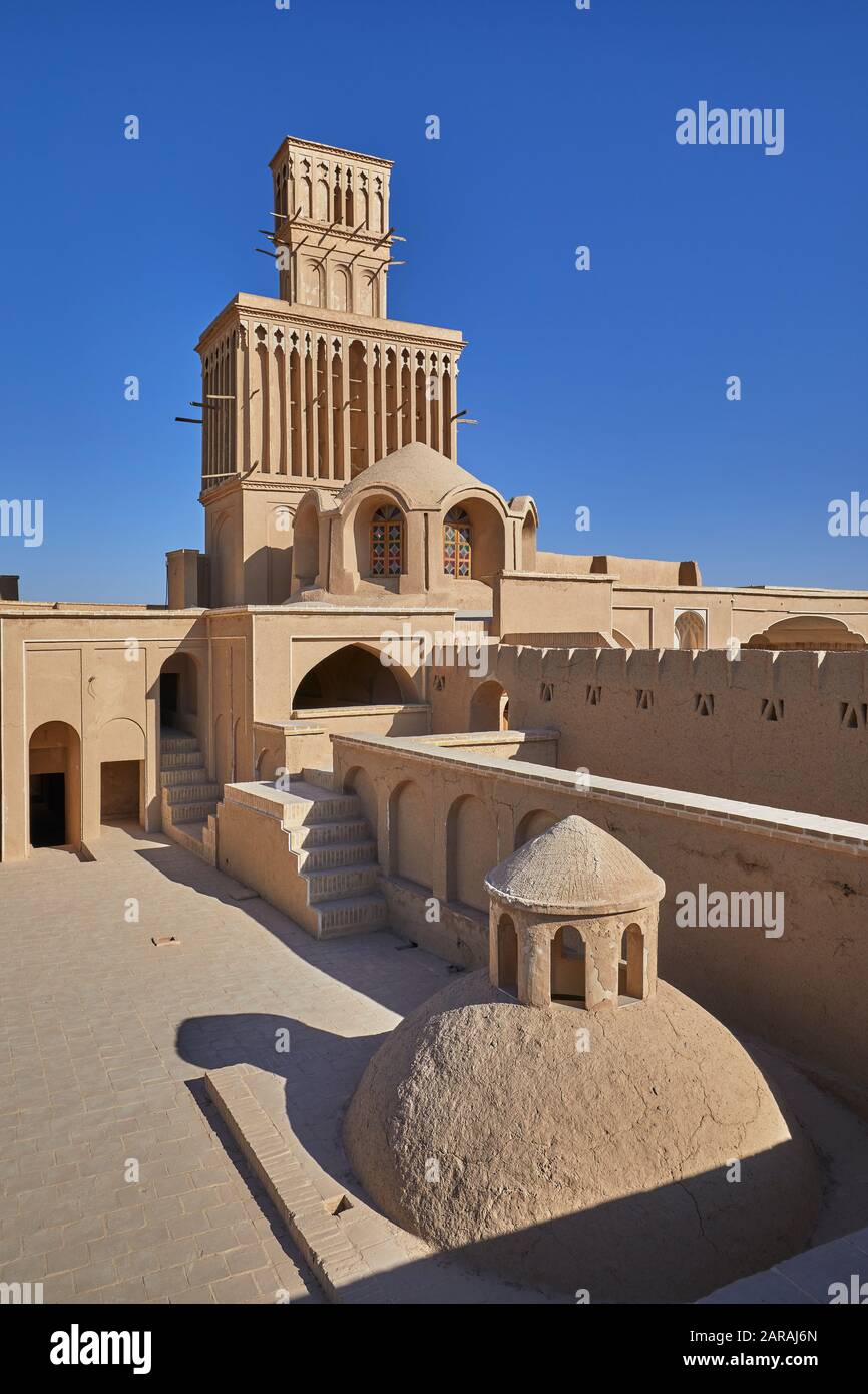 Abarkuh, Iran. 18th Nov, 2017. The Agazadeh House with its distinctive ...