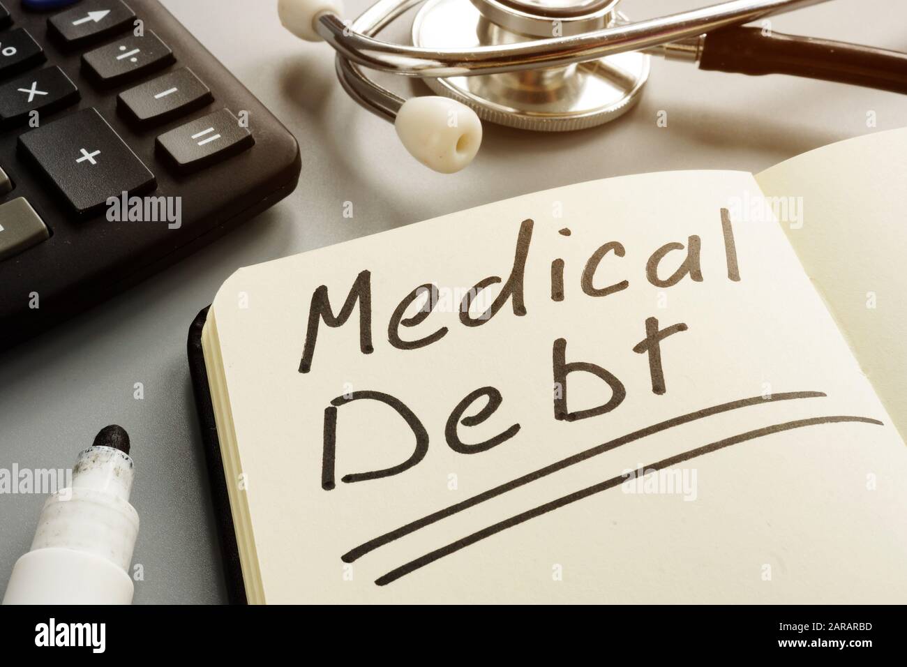 Paying medical bill hi-res stock photography and images - Alamy