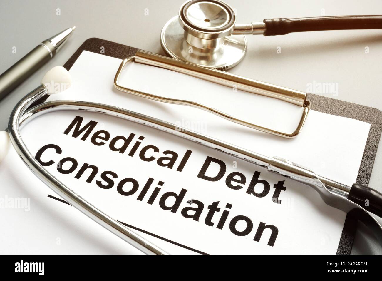 Paying medical bill hi-res stock photography and images - Alamy