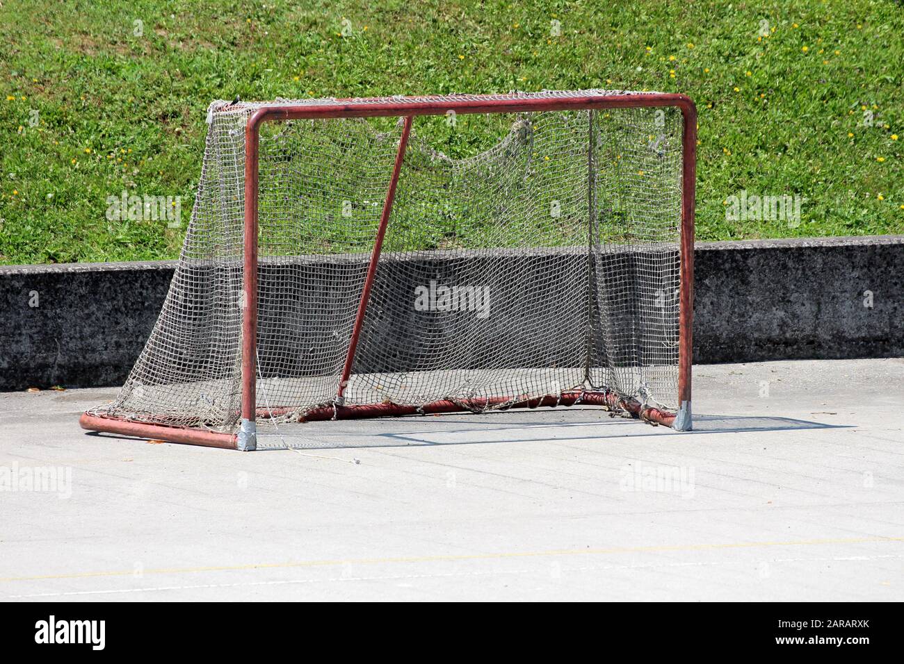 Broken net hi-res stock photography and images - Alamy