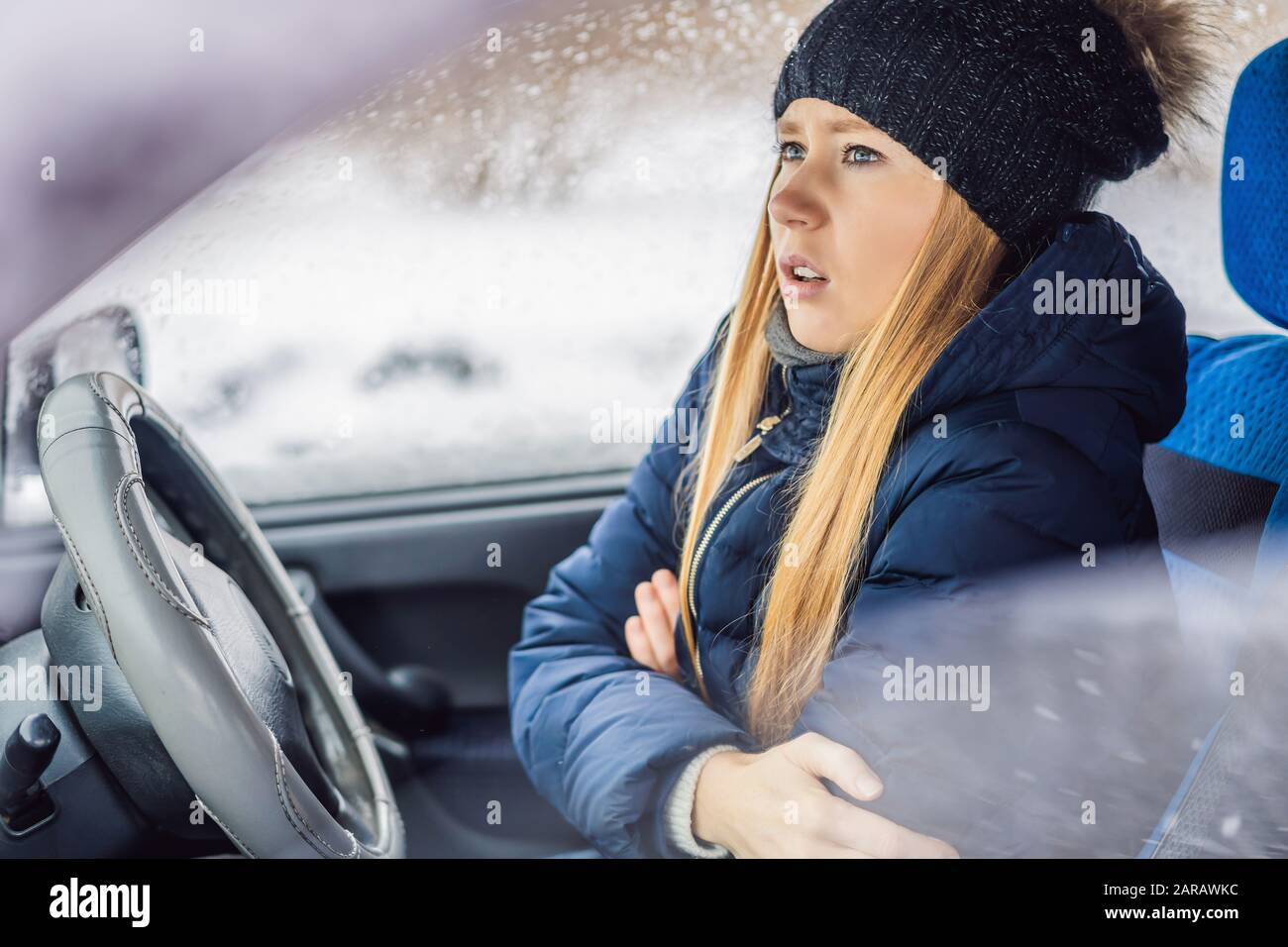 Safety woman bad driving hi-res stock photography and images - Alamy