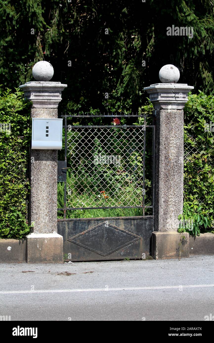 Concrete balls hi-res stock photography and images - Alamy