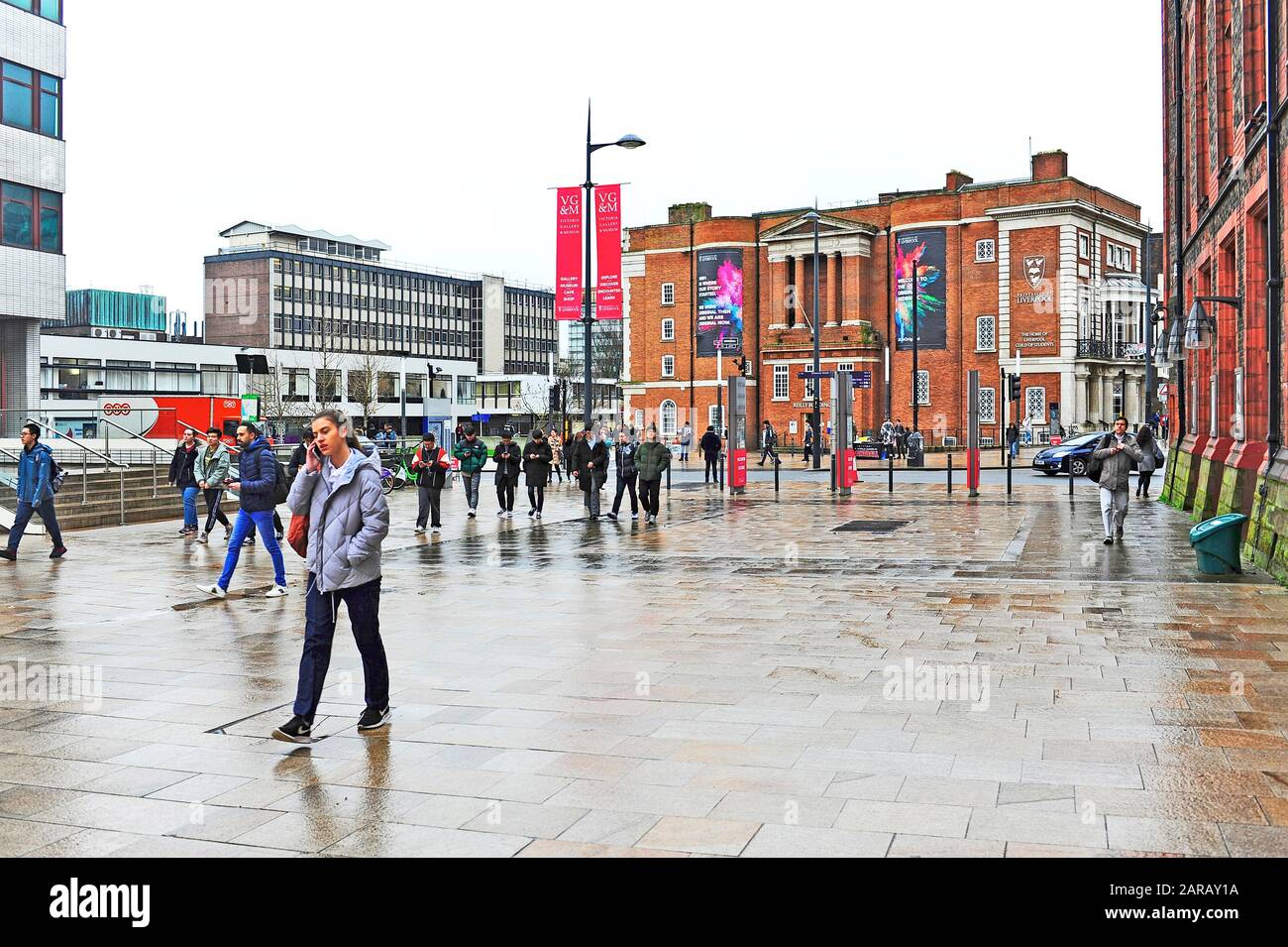 Students leaving the Reilly Building at Liverpool University Stock ...