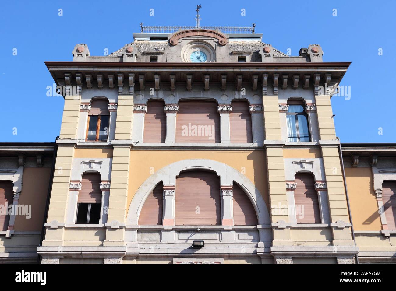 Bergamo railway station hi-res stock photography and images - Alamy