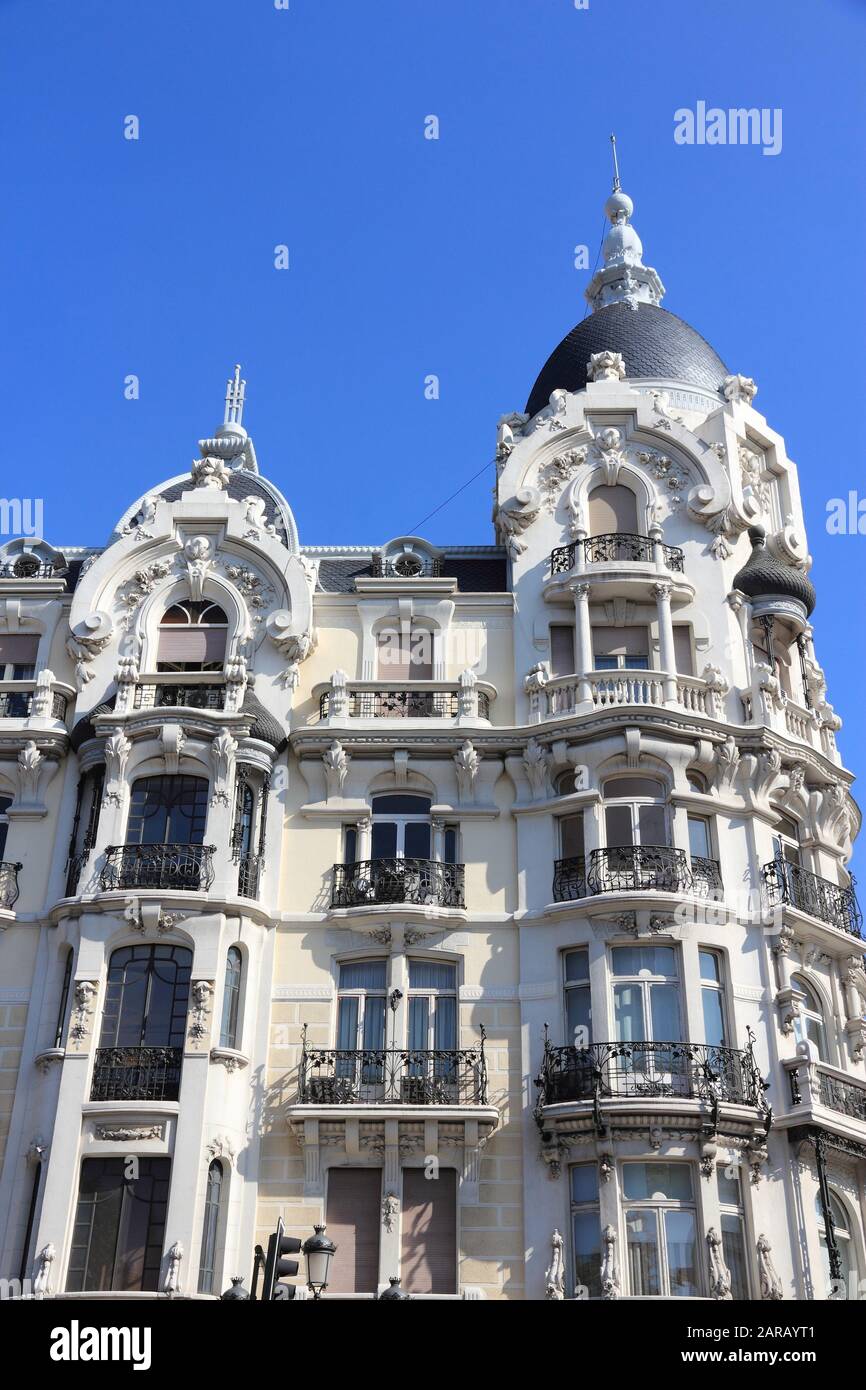 Madrid art nouveau architecture - Casa Gallardo at Arguelles district ...