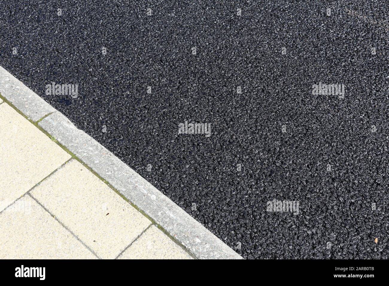 Fresh asphalt hi-res stock photography and images - Alamy