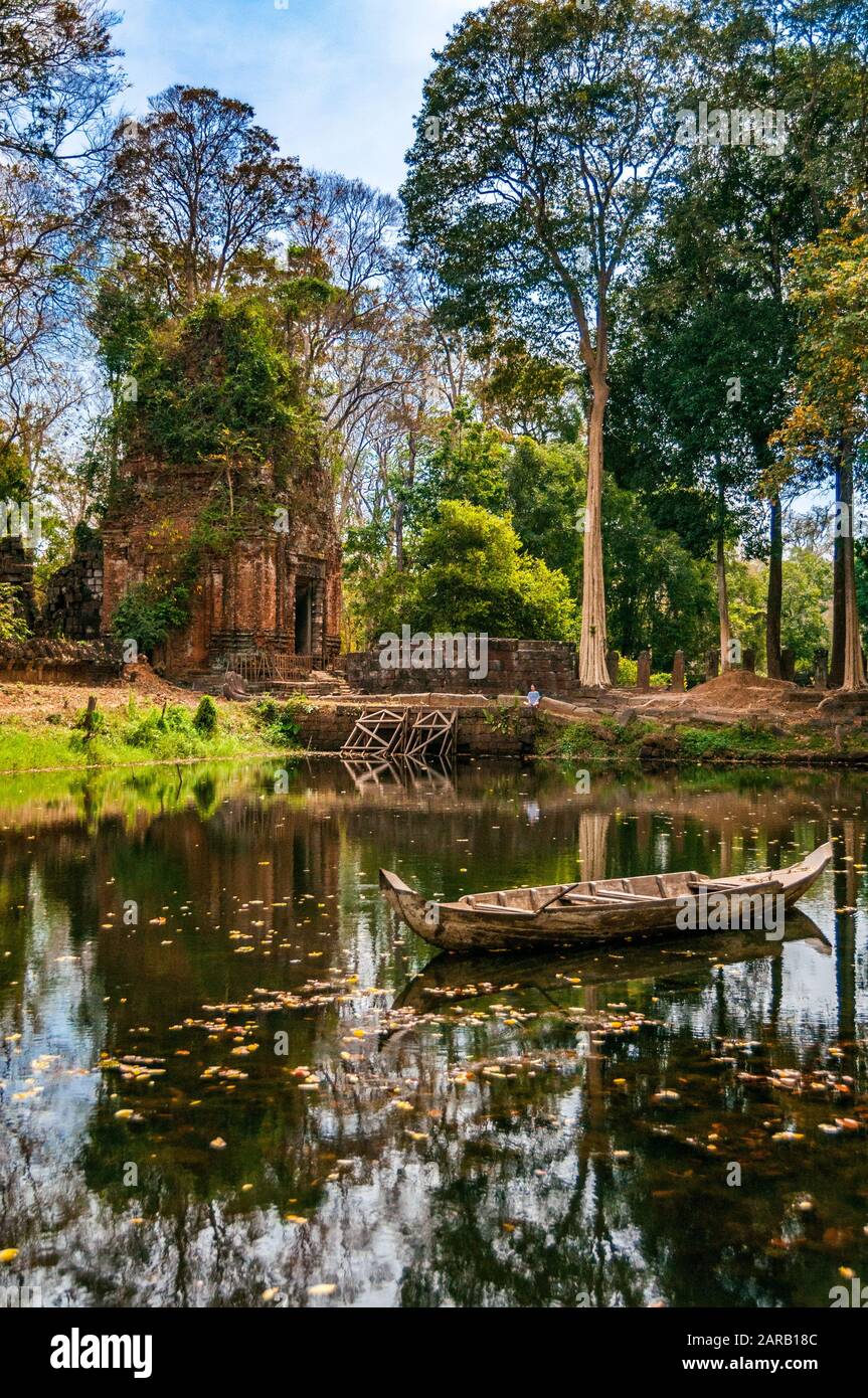 Prasat thom and cambodia and koh ker hi-res stock photography and ...