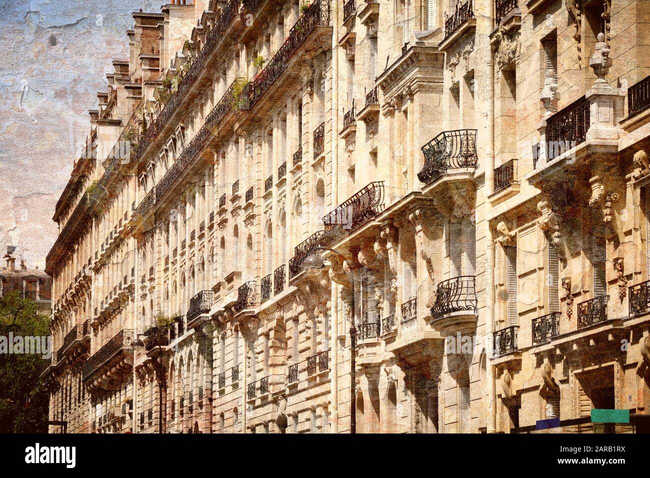 Paris residential hi-res stock photography and images - Alamy