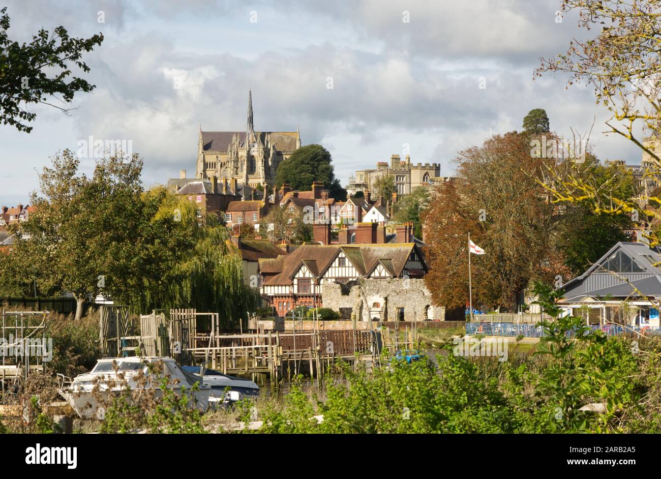 River arun in arundel west hi-res stock photography and images - Alamy