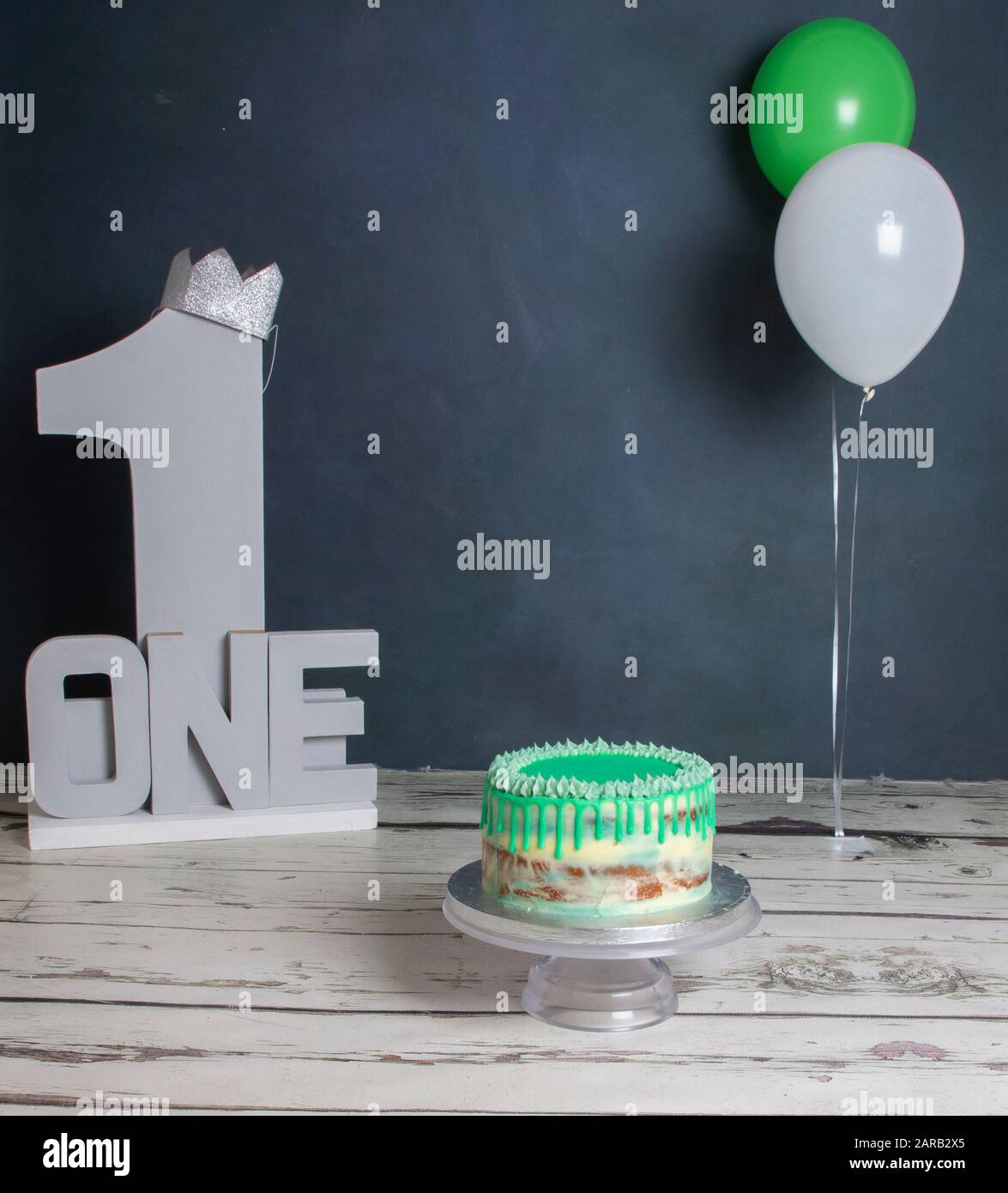 Birthday cakes hi-res stock photography and images - Alamy