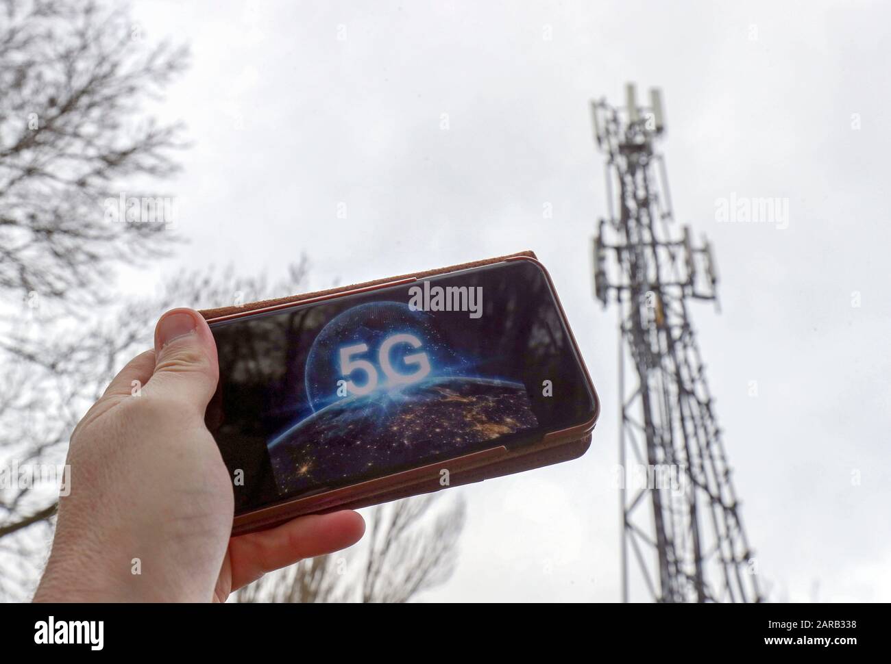 5g phone mast hi-res stock photography and images - Alamy