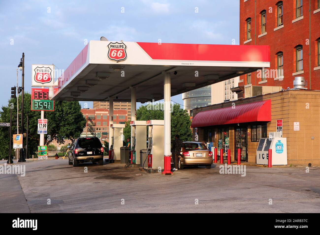 Phillips 66 gas station hi-res stock photography and images - Alamy