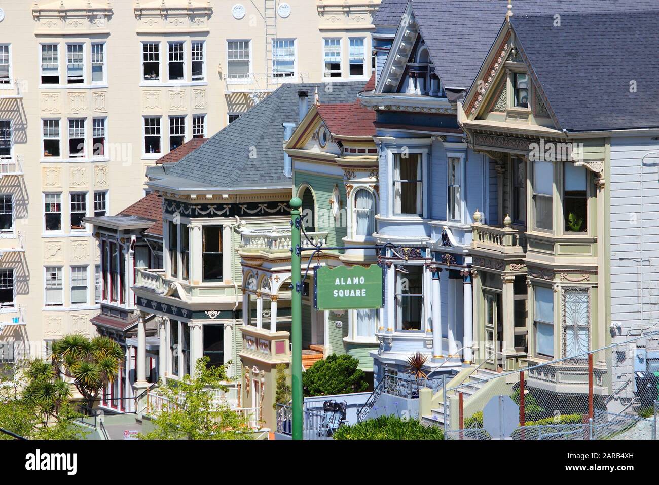 Painted Ladies - historic architecture at Alamo Square, San Francisco ...