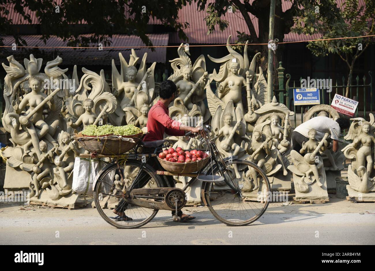 Hindu puja fruit hi-res stock photography and images - Alamy