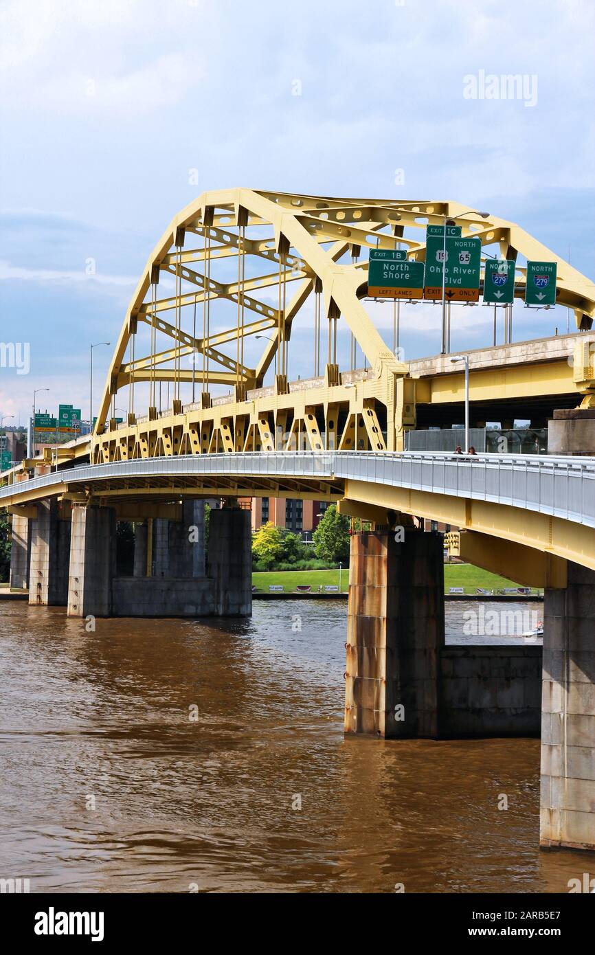 Double decked hi-res stock photography and images - Alamy