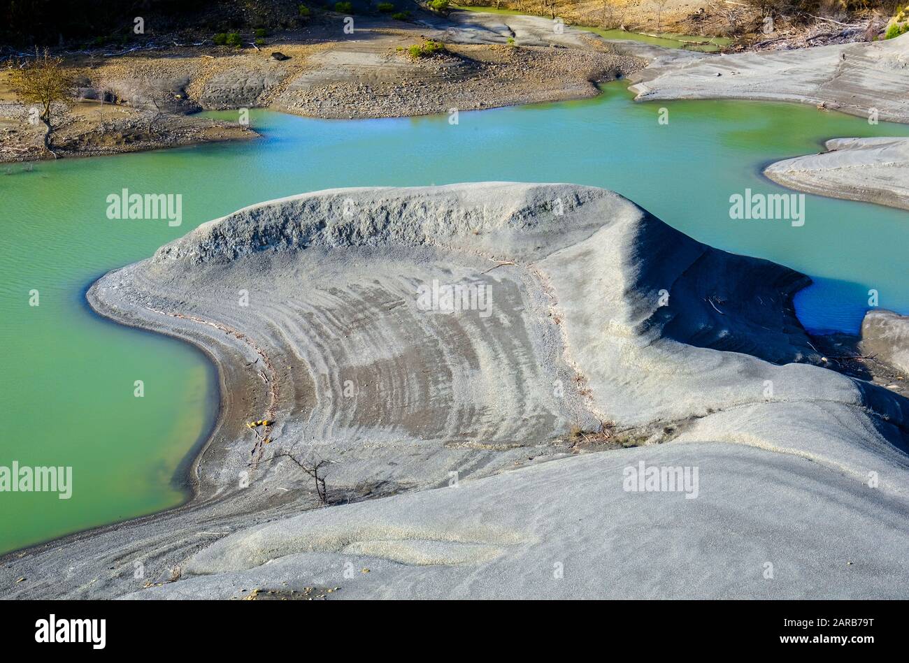 Shore edge hi-res stock photography and images - Alamy