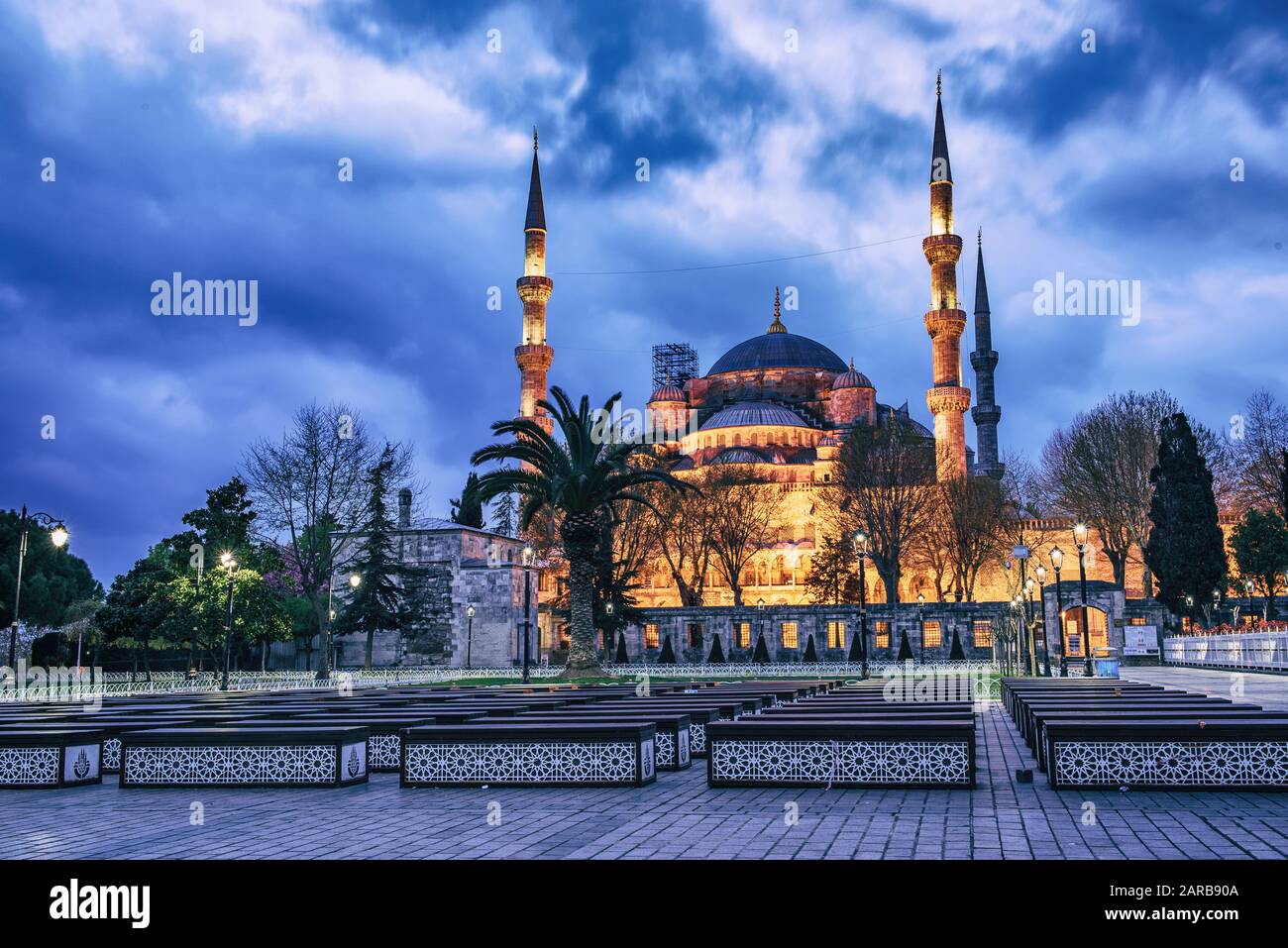Blue Mosque in Istanbul before sunrise in the dusk with blue moody sky ...