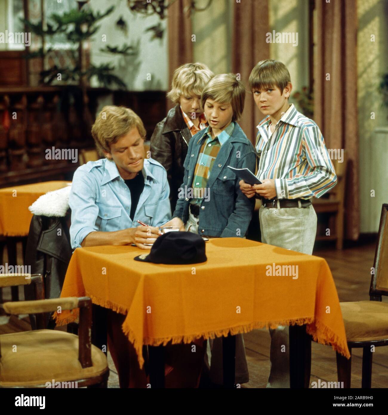 Weltraum kinder hi-res stock photography and images - Alamy