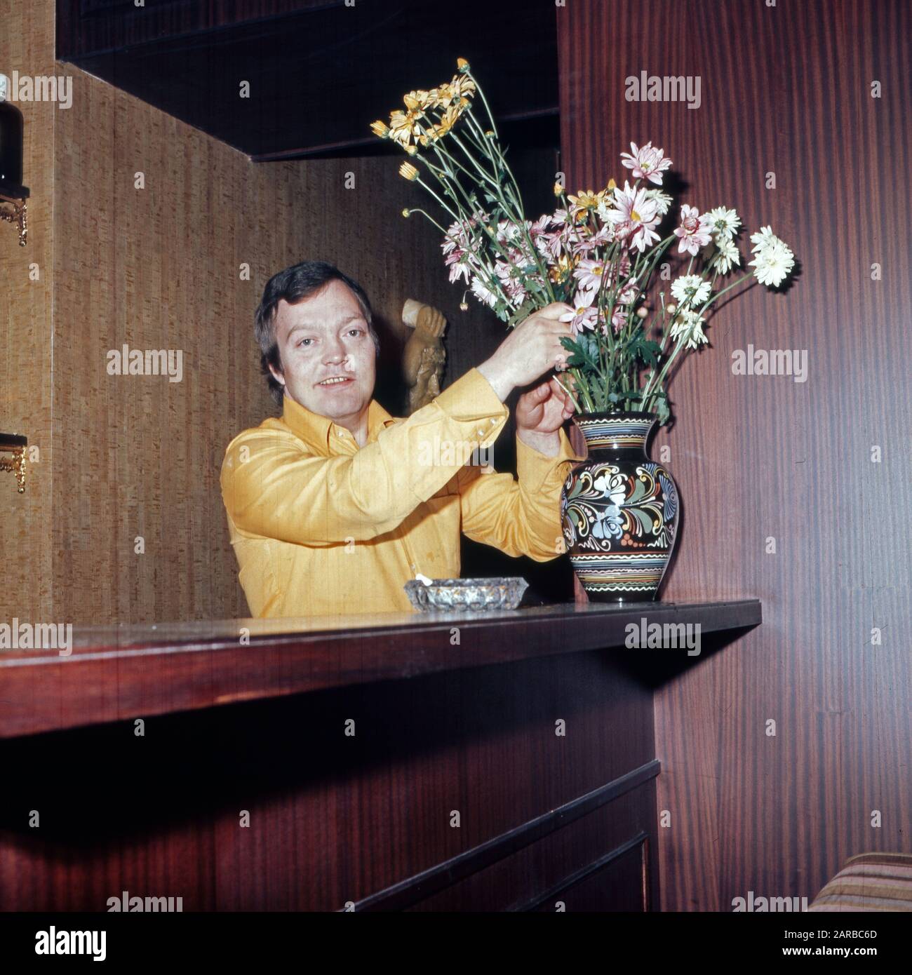 Der deutsche Schauspieler Hans Zander mit Ingrid Weiss, Deutschland ...